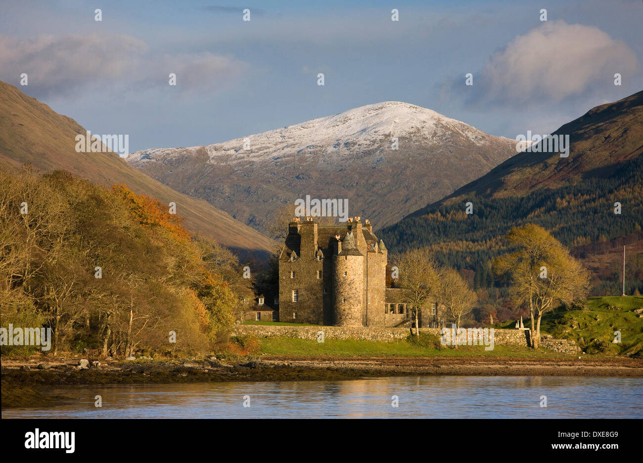 Dunderave Castle, Loch Fyne Stock Photo - Alamy