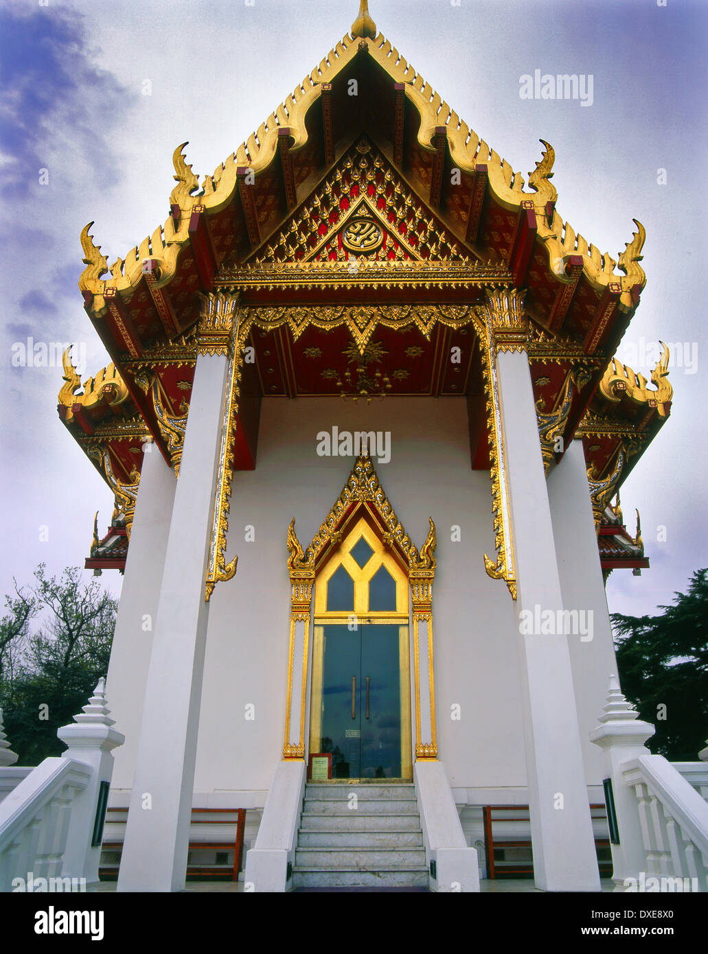 Buddhapadipa temple wimbledon hi-res stock photography and images - Alamy