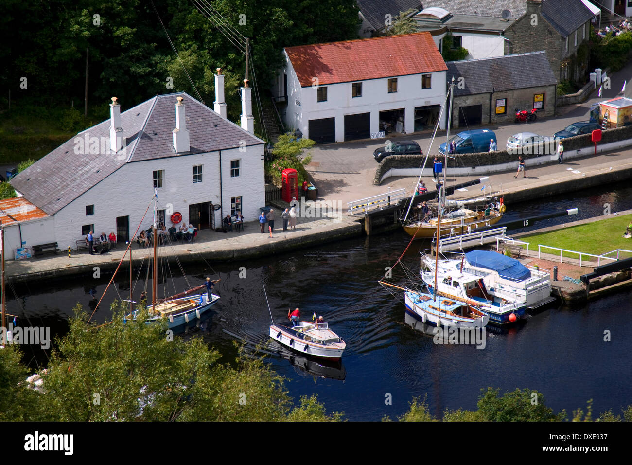 Crinan harbour boats hi-res stock photography and images - Alamy