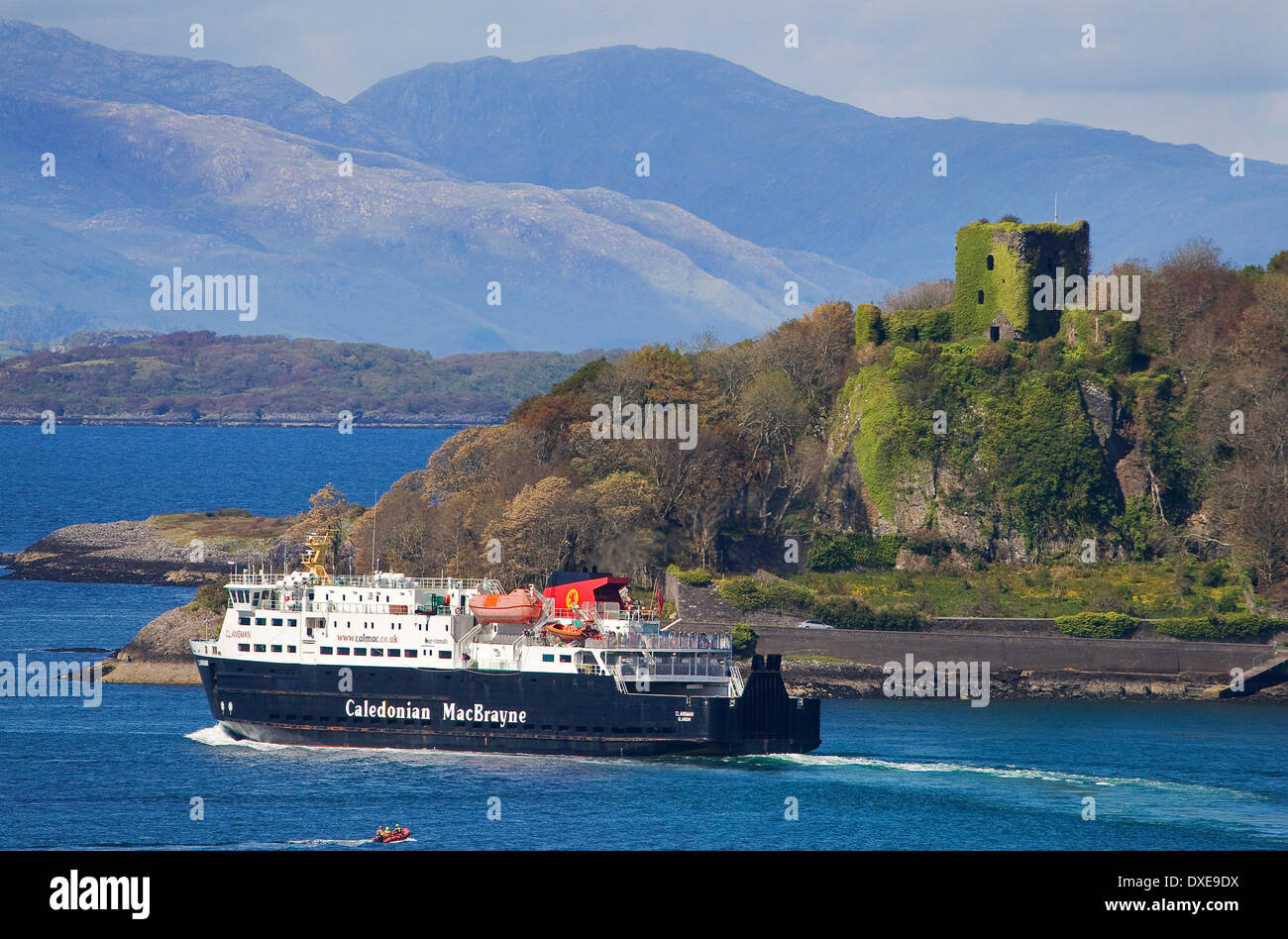 MV Clansman departs Oban with Dunollie Castle and the morvern hills in ...