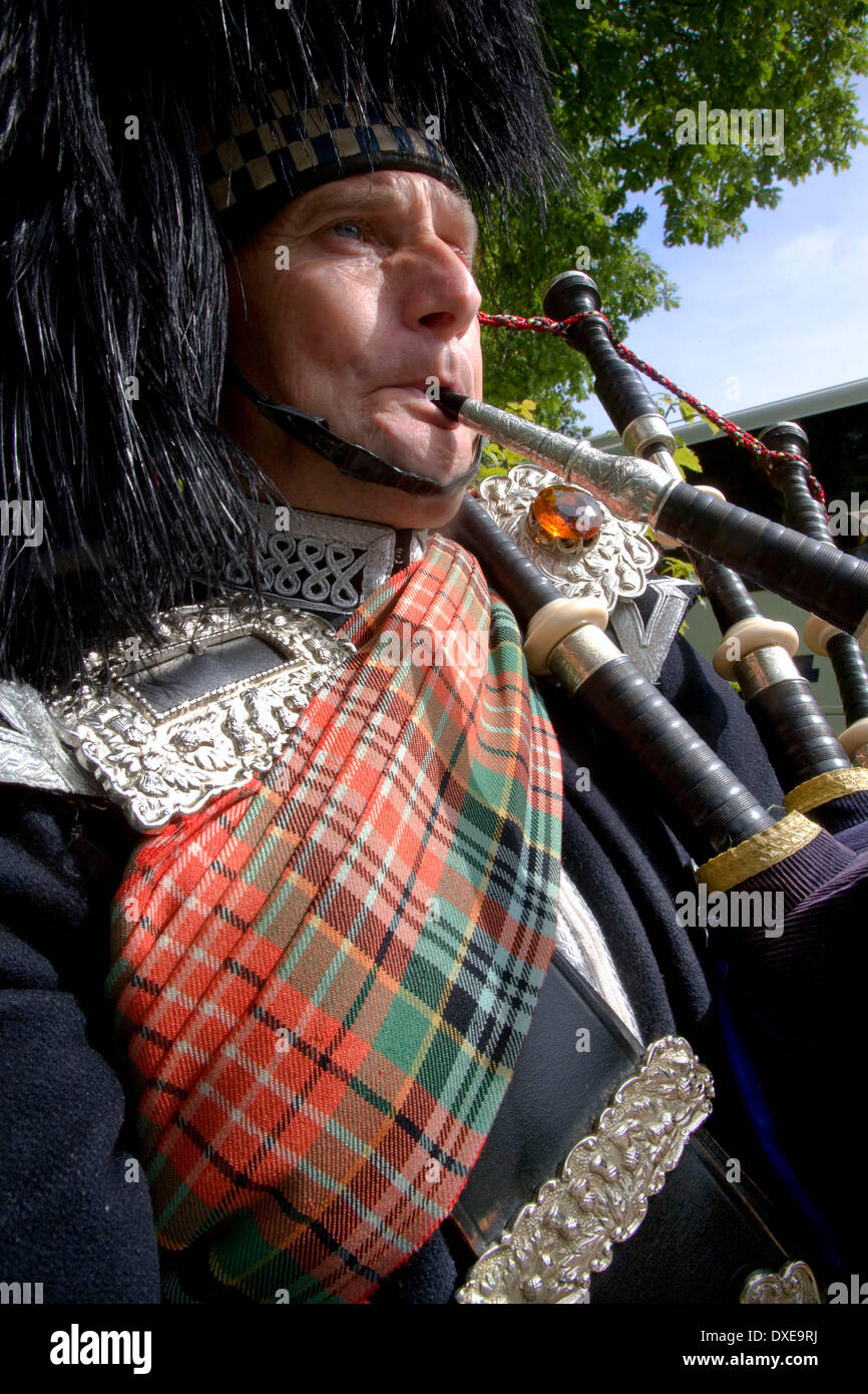 Military piper hi-res stock photography and images - Alamy
