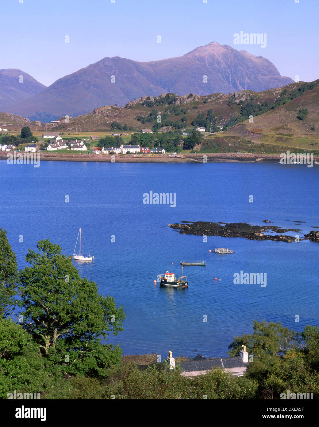 Lochshieldaig hi-res stock photography and images - Alamy