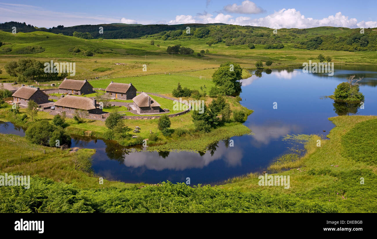 Traditional scottish cottages hi-res stock photography and images - Alamy