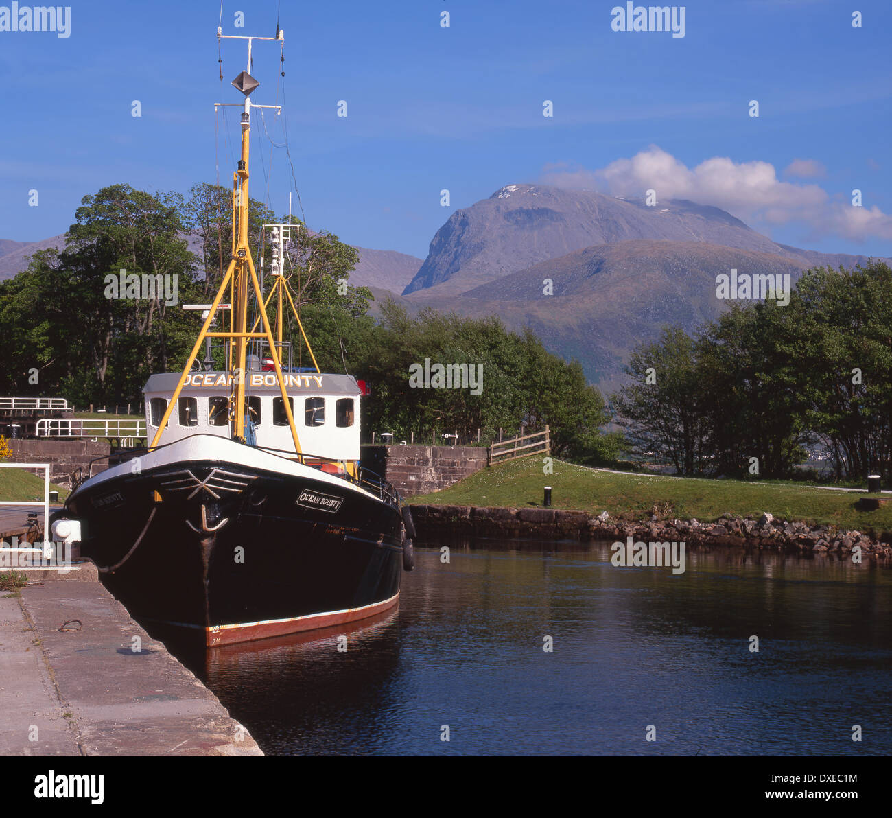 Ben nevis from the corpach basin hi-res stock photography and images ...