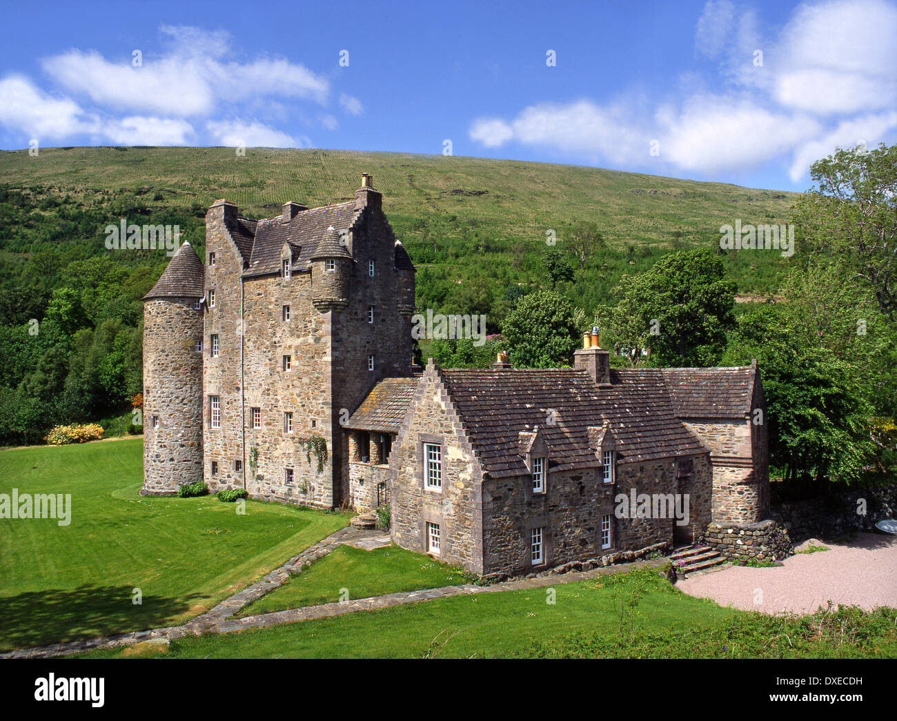 Dunderave castle hi-res stock photography and images - Alamy