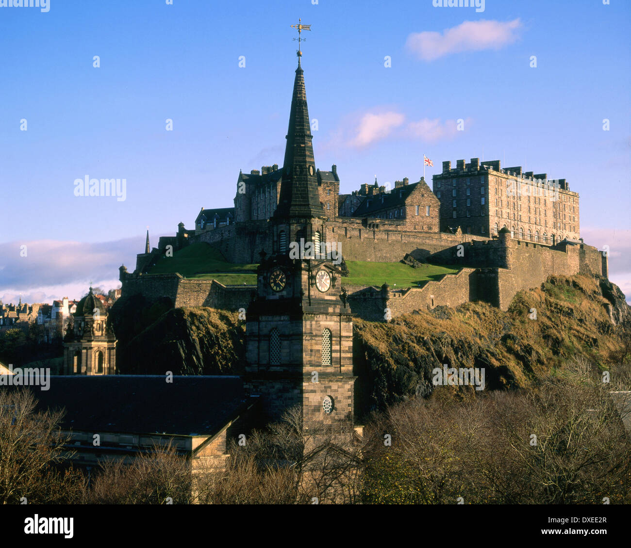 Edinburgh castle and st cuthberts church edinburgh Stock Photo - Alamy