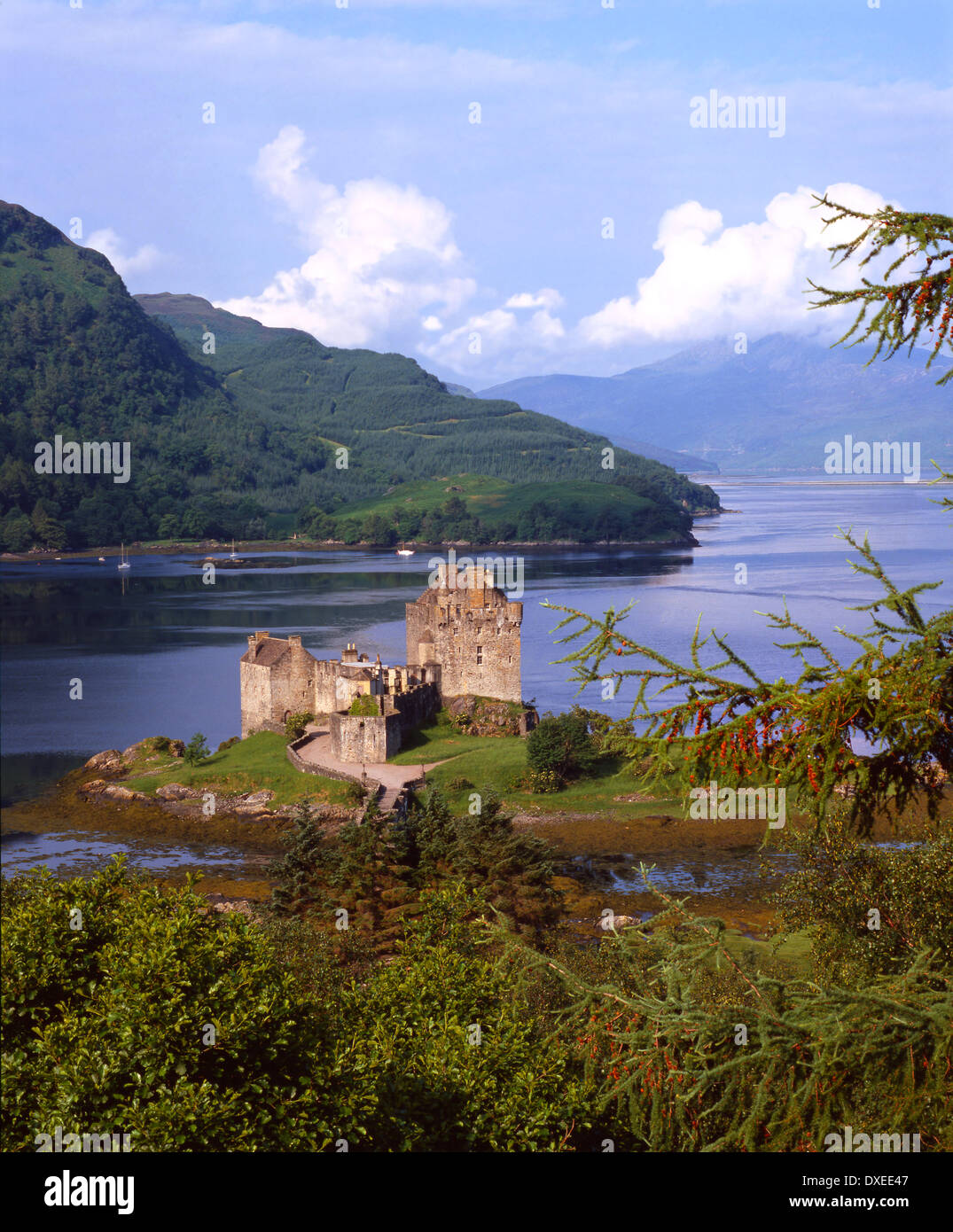 Eilean Donan Castle, Loch Duich, N/W Highlands Stock Photo - Alamy