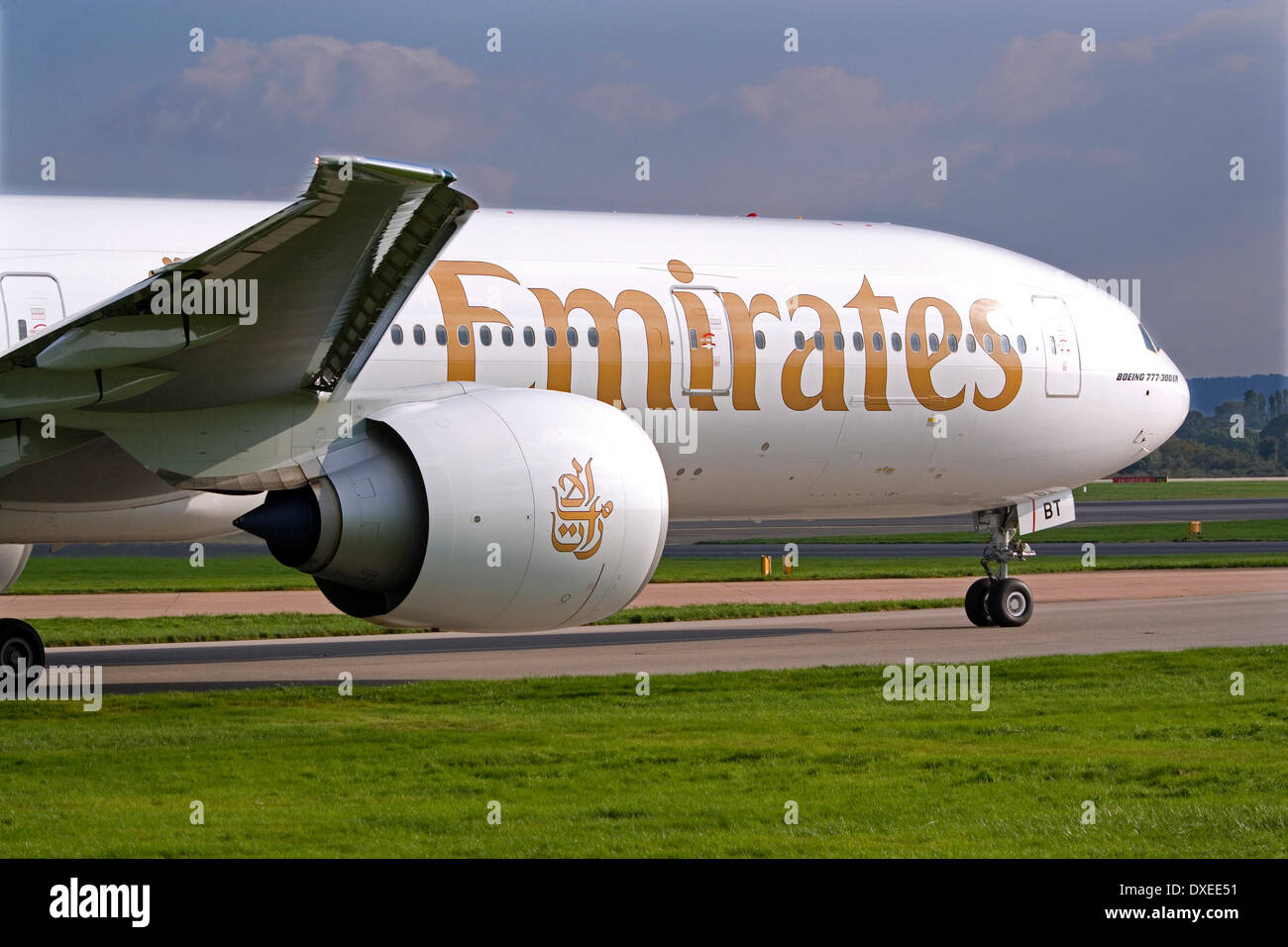 Boeing777 300 hi-res stock photography and images - Alamy