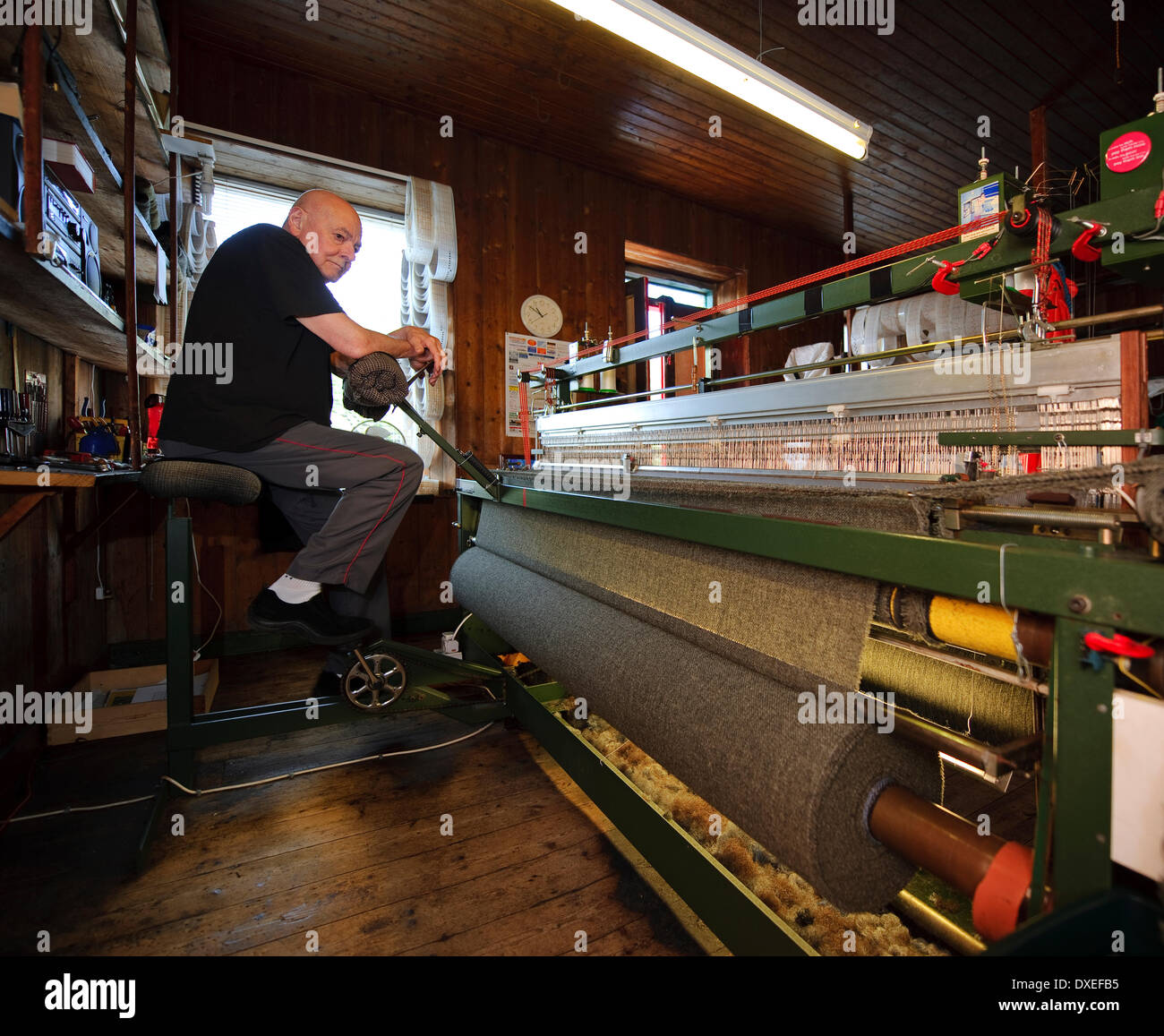 Harris tweed factory hi-res stock photography and images - Alamy