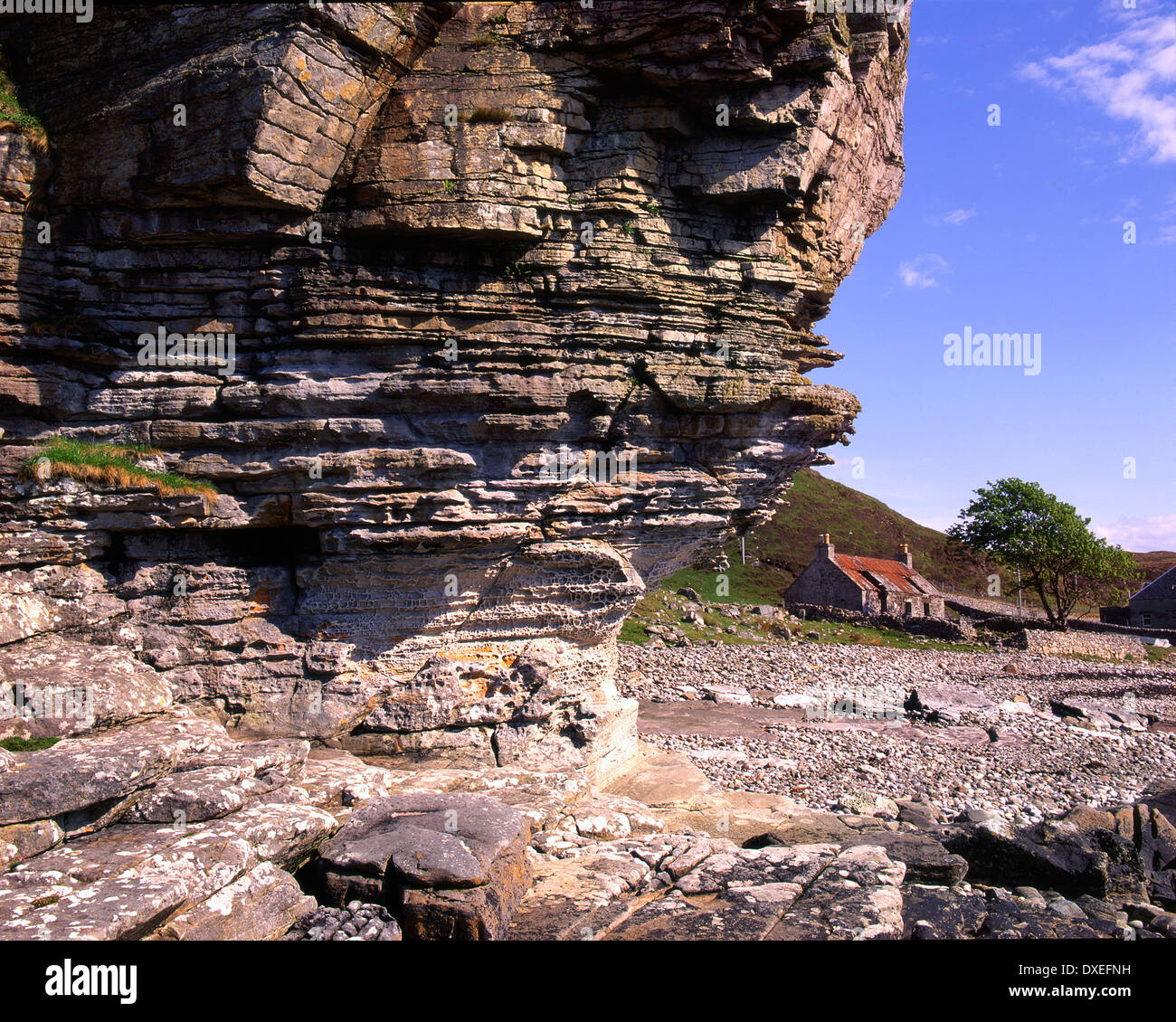 Honeycomb weathered cliffs at Elgol, Isle of Skye Stock Photo - Alamy
