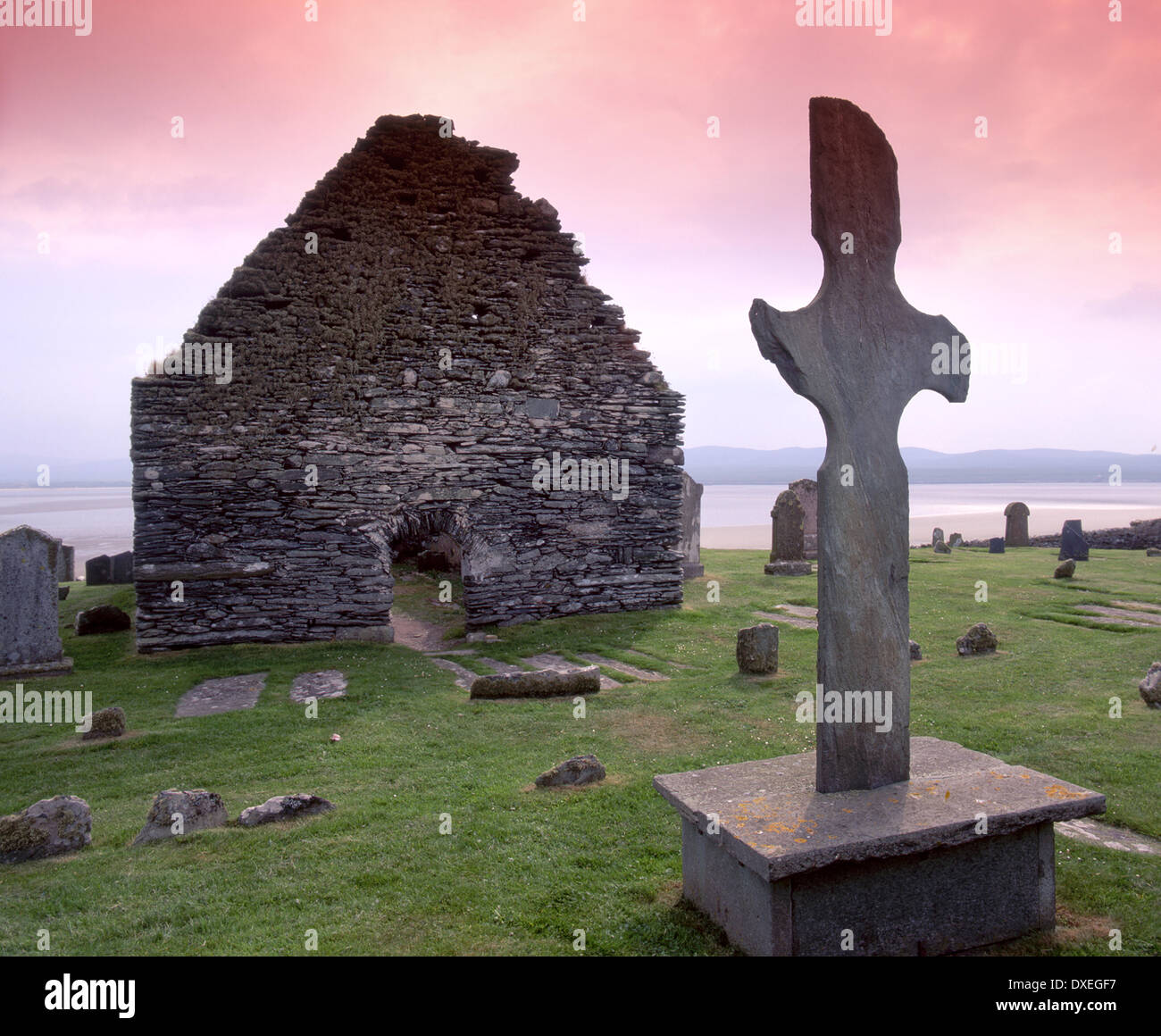 Kilnave Chapel and Cross Loch Gruinart, Island of Islay Stock Photo - Alamy