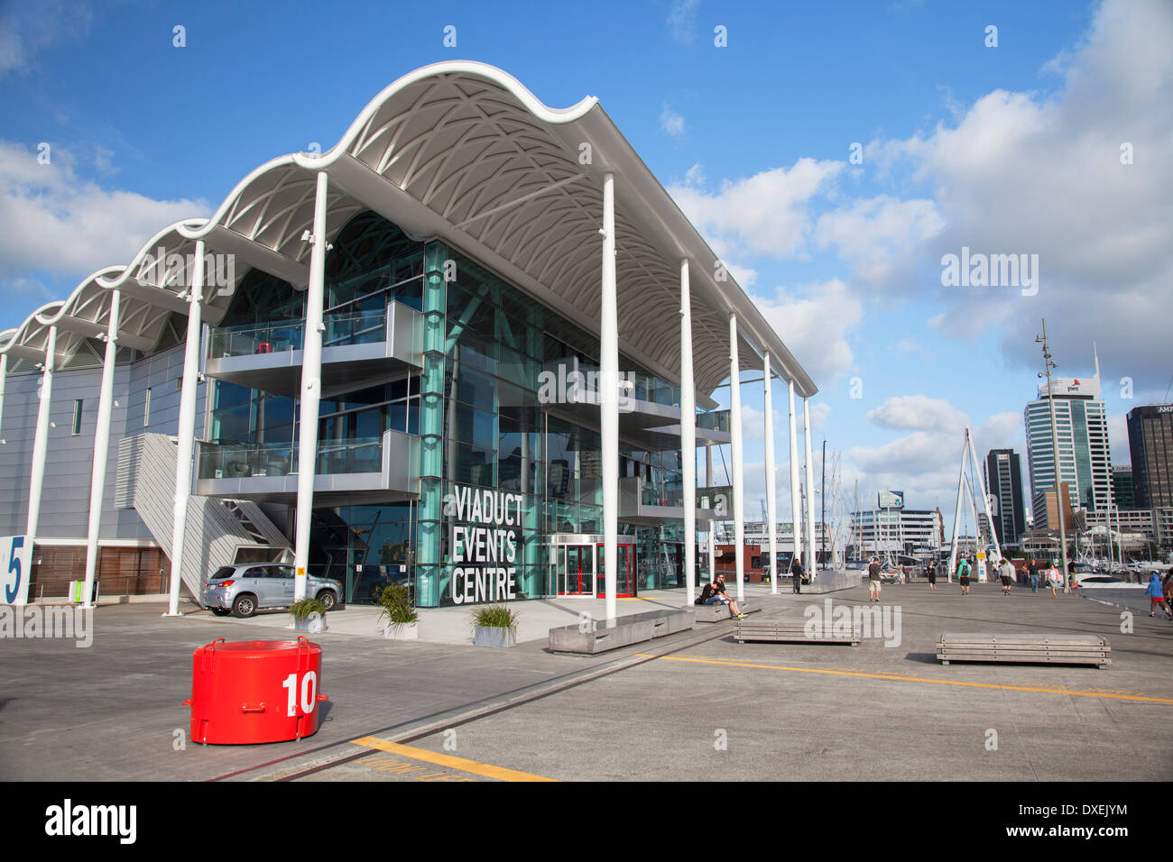 City centre viaduct hi-res stock photography and images - Alamy