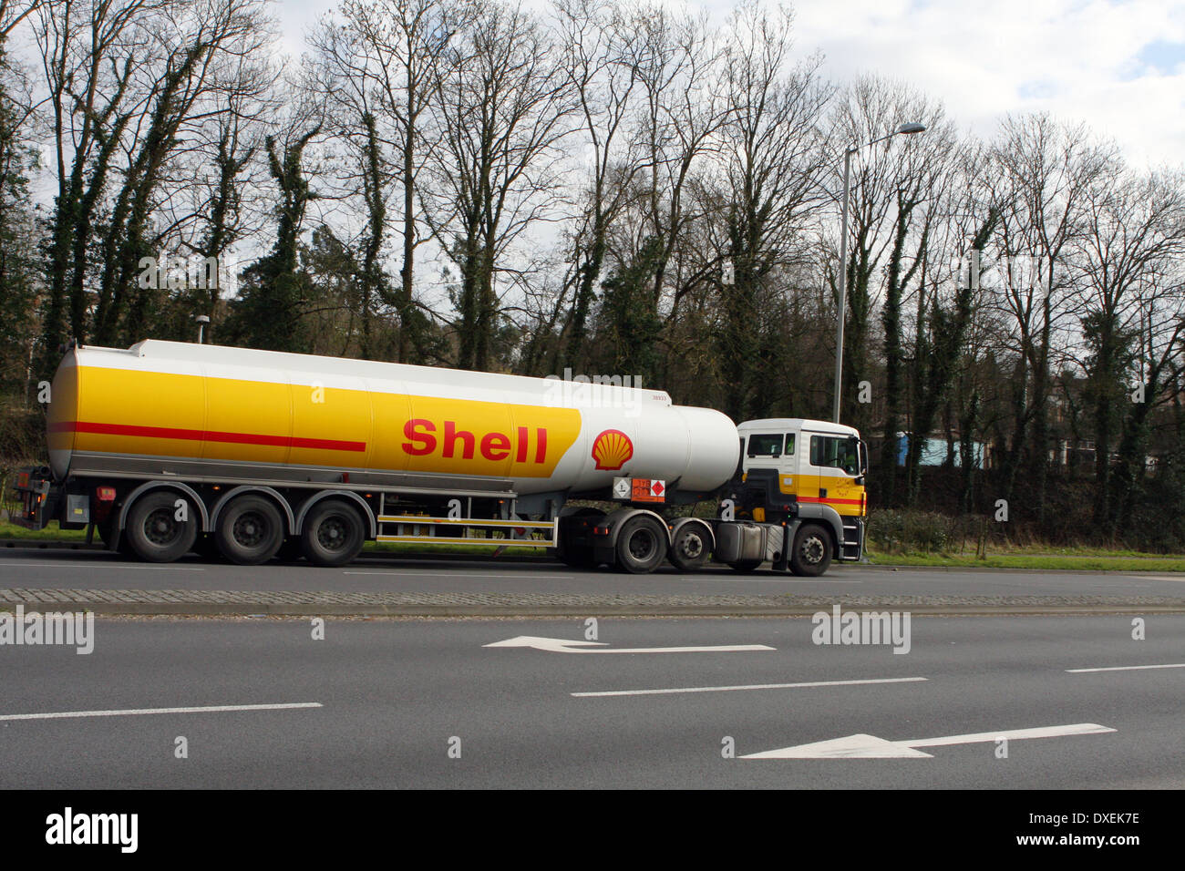 Shell Tanker Lorry Stock Photos & Shell Tanker Lorry Stock Images - Alamy