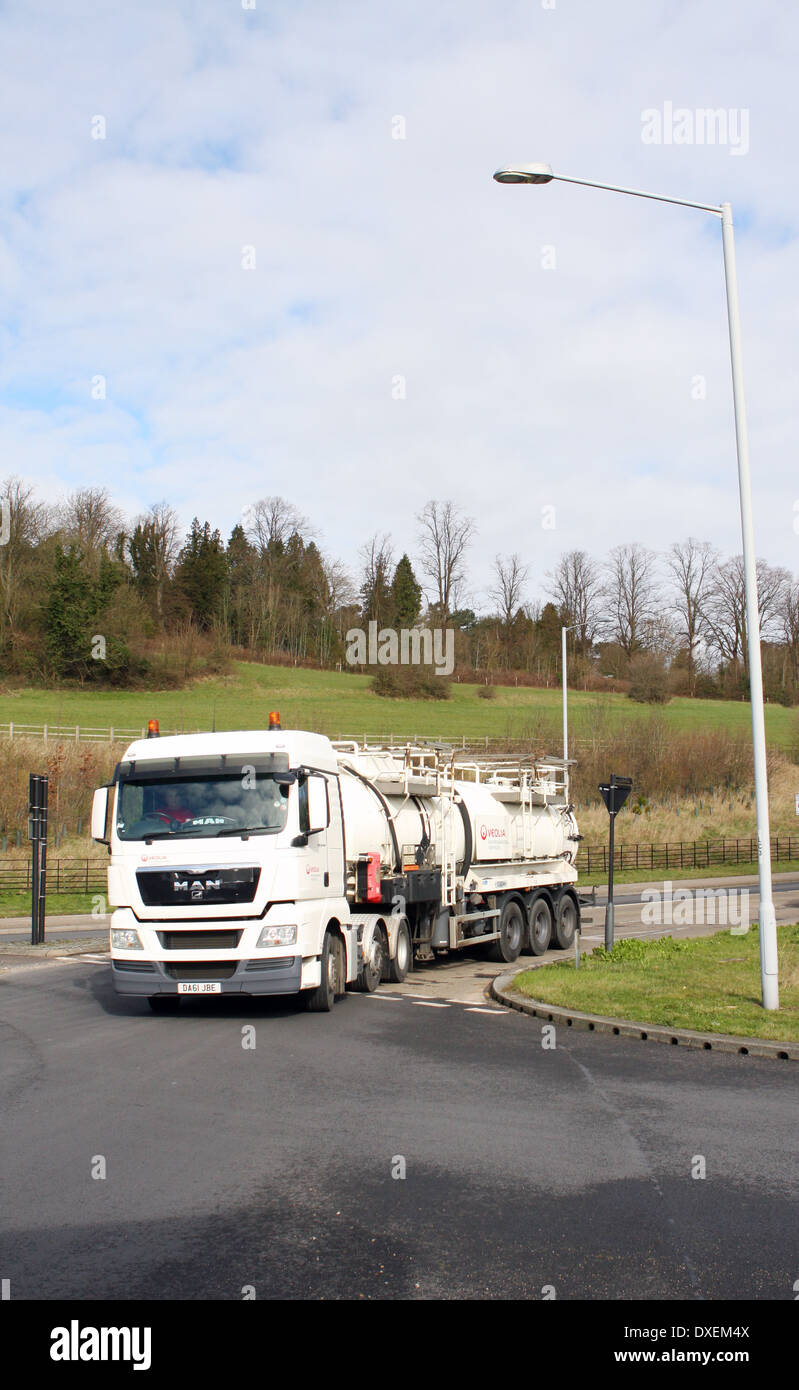 A tanker entering a roundabout in Coulsdon, Surrey, England Stock Photo ...