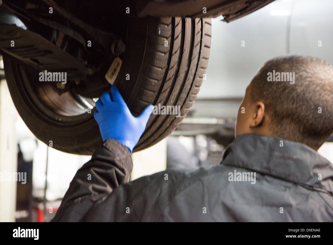 Tire tyre dealership hi-res stock photography and images - Alamy