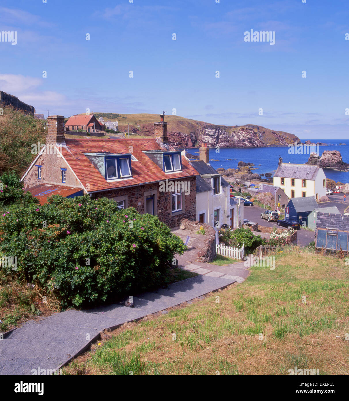 St abbs saint abbs harbour hi-res stock photography and images - Alamy