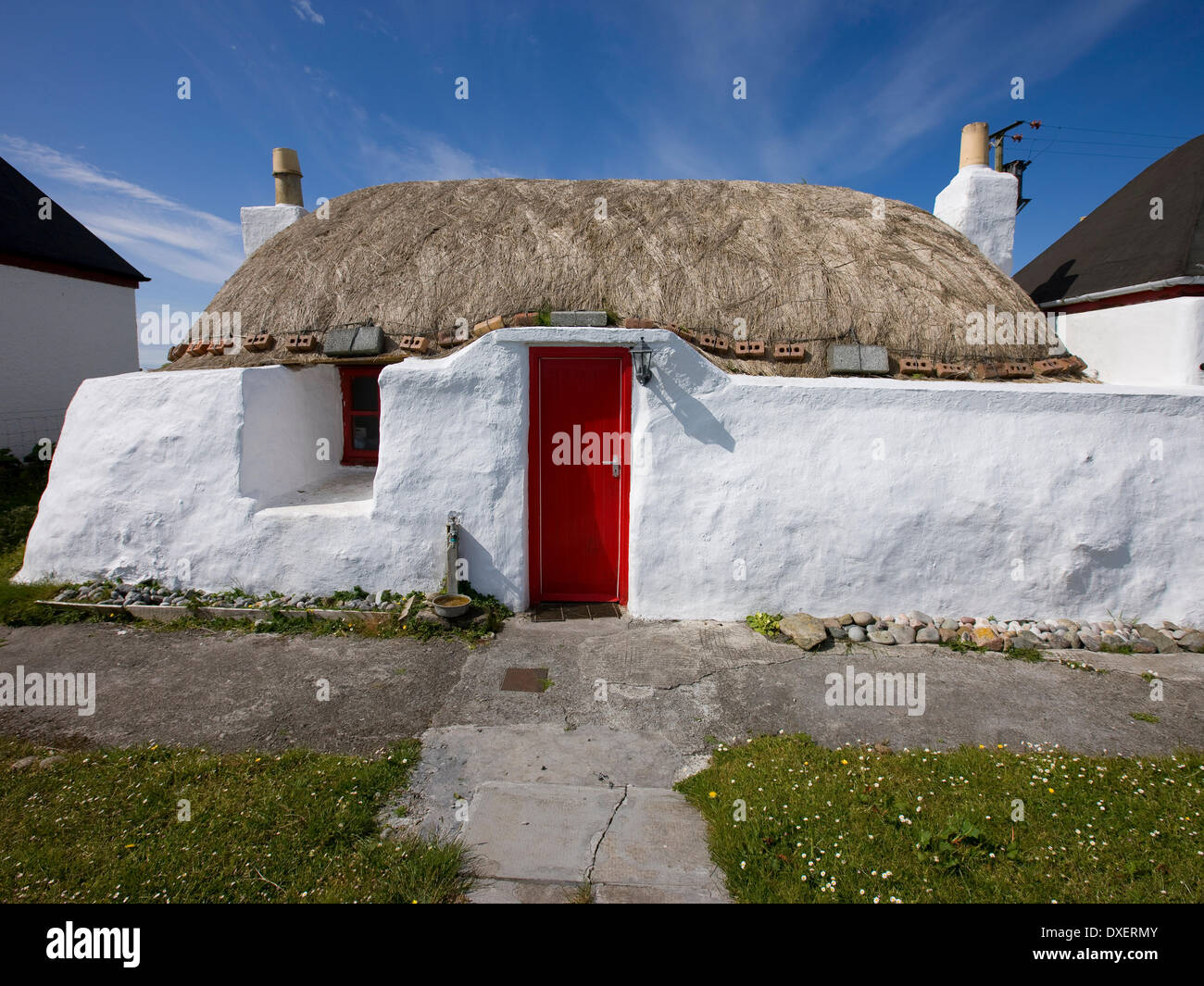 Thatched croft Scarinish, Isle of Tiree Stock Photo - Alamy