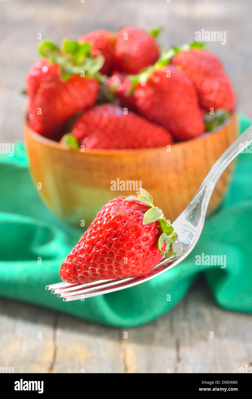 Fork strawberry hi-res stock photography and images - Alamy