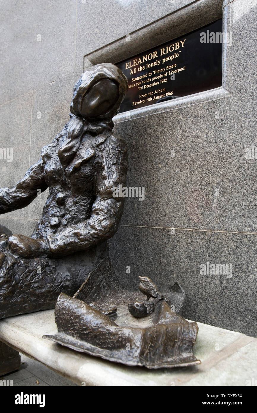 Eleanor Rigby Statue High Resolution Stock Photography and Images - Alamy