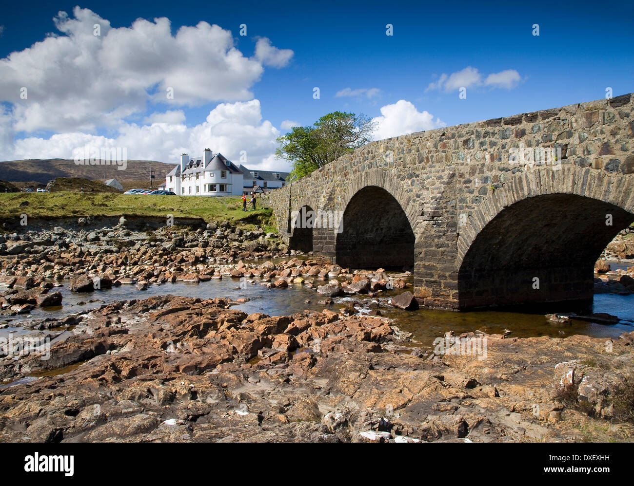 Sligachan bridge and hotel, island of Skye Stock Photo - Alamy