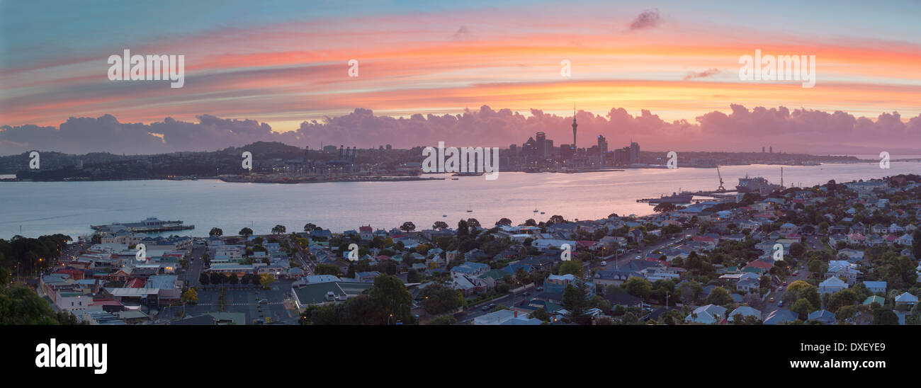 Auckland skyline sunset hi-res stock photography and images - Alamy