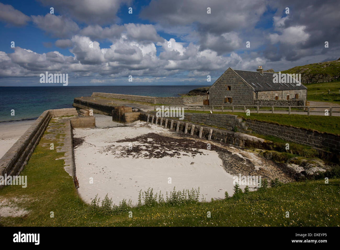 Tiree pier hi-res stock photography and images - Alamy