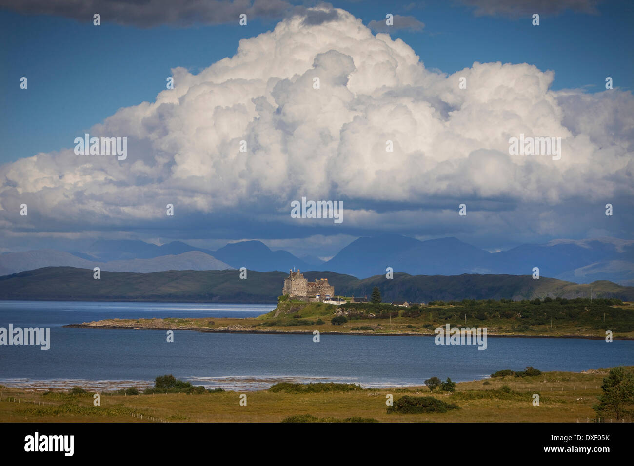 Duart castle, isle of Mull towards east.sound of mull Stock Photo - Alamy