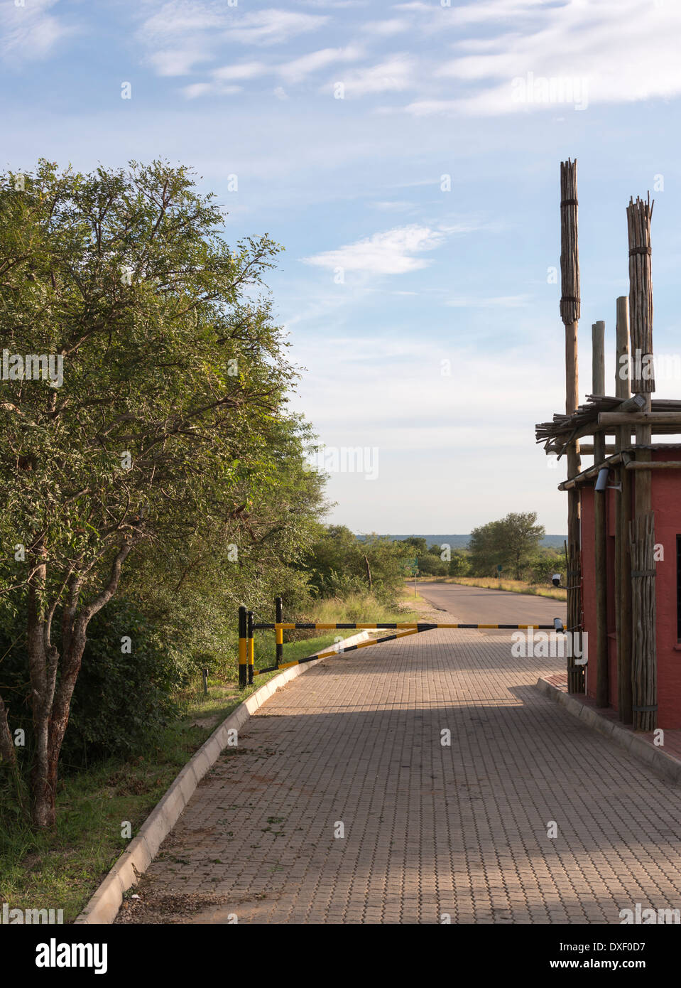 Safari park gate hi-res stock photography and images - Alamy