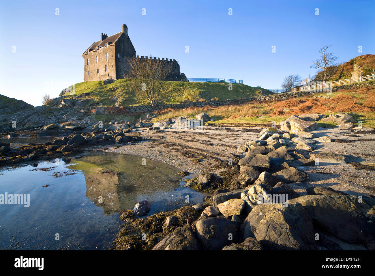 Duntrune castle hi-res stock photography and images - Alamy
