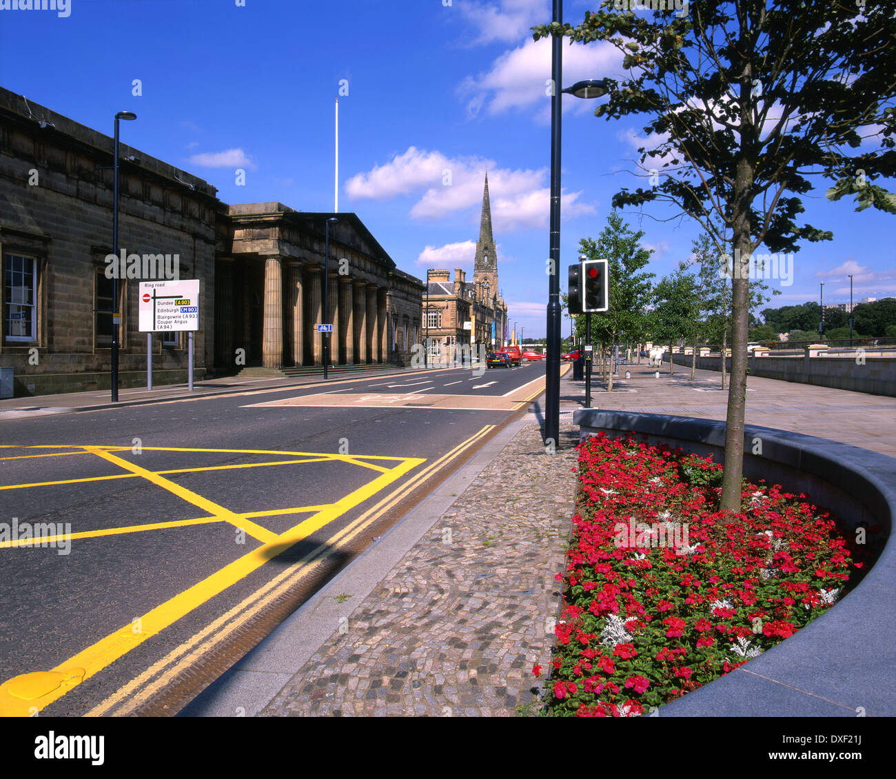 Perth scotland city centre hi-res stock photography and images - Alamy