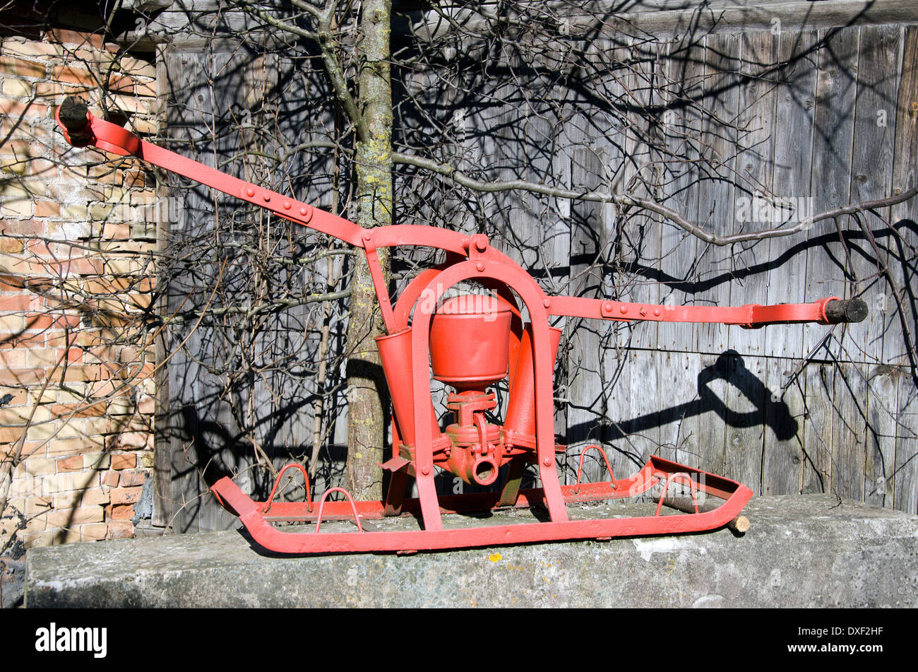 Antique fire pump hi-res stock photography and images - Alamy