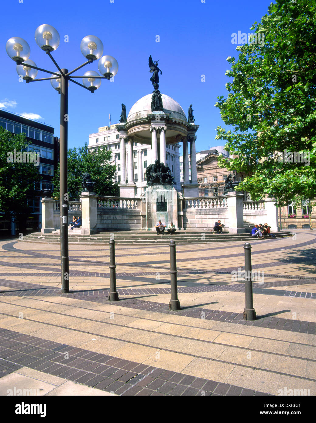 Queen Victoria Monument, Derby Square, Liverpool, Merseyside Stock ...