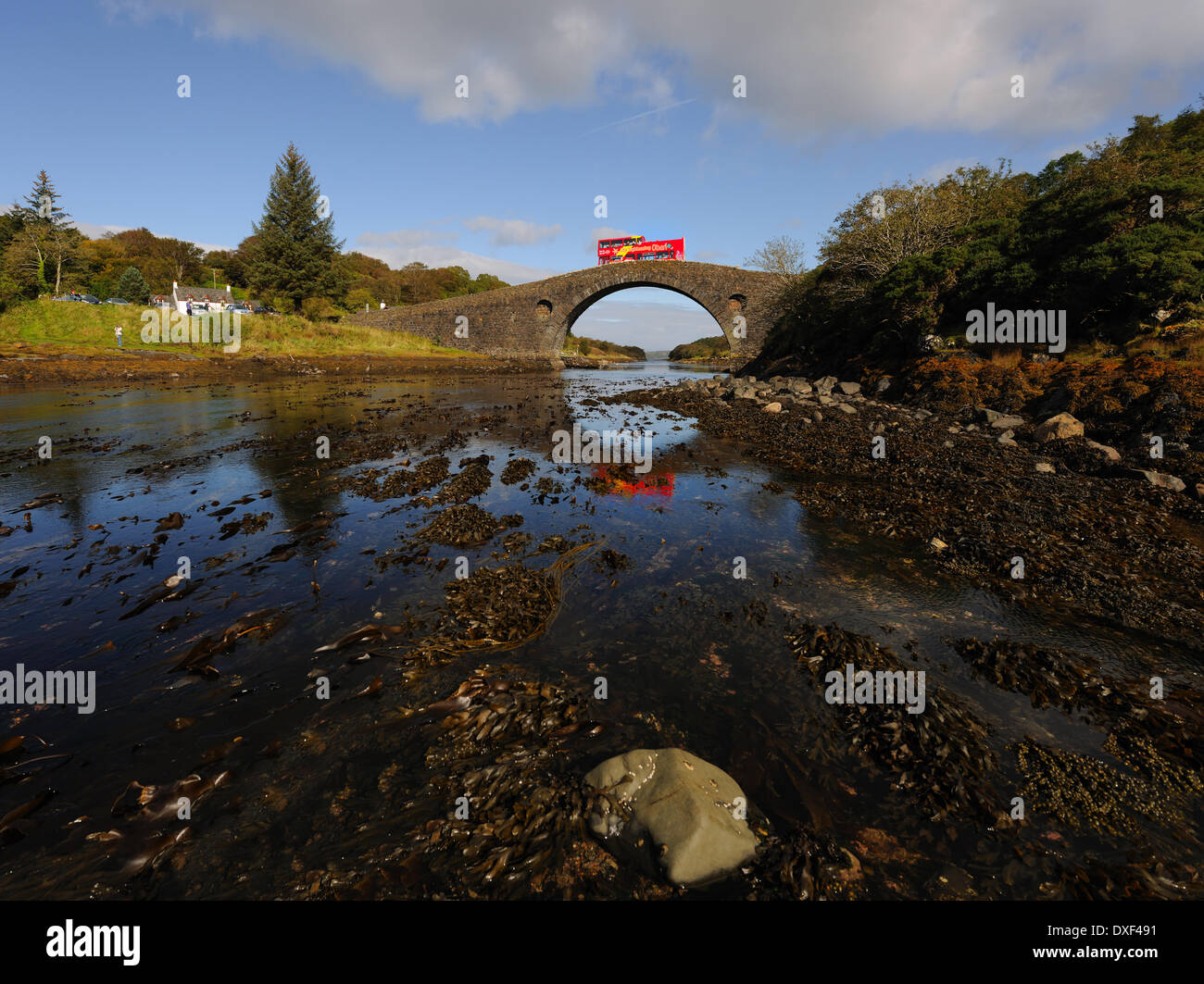 Sightseeing bus on clachan bridge, Clachan seil, Argyll Stock Photo - Alamy