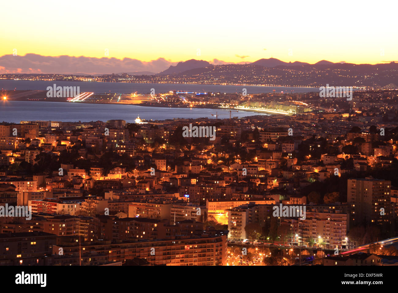 Nice city night hi-res stock photography and images - Alamy