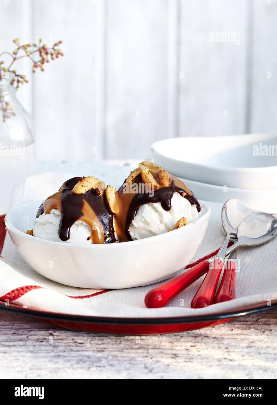 Sundae fudge bowl hi-res stock photography and images - Alamy