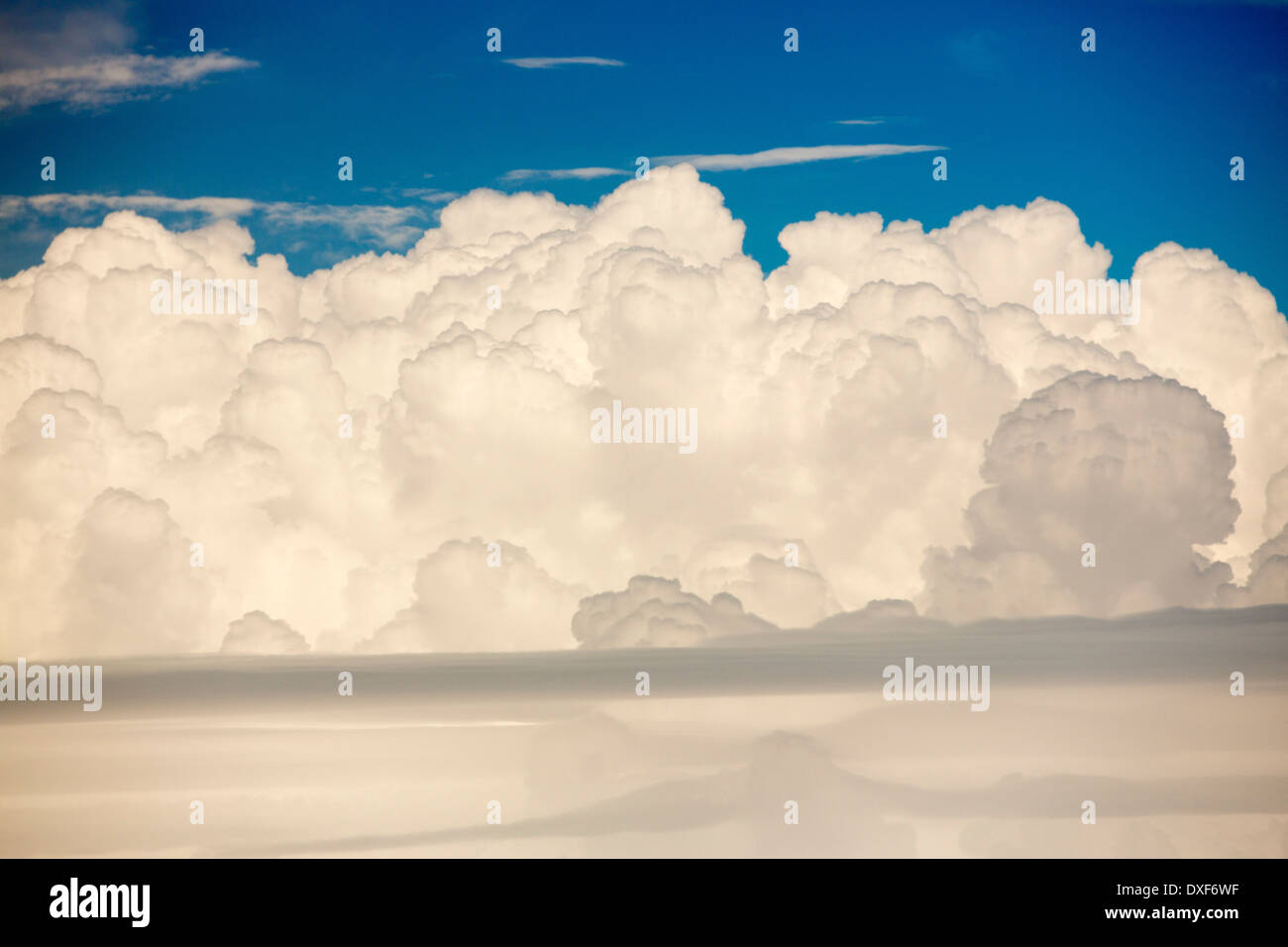 Nimbus cloud hi-res stock photography and images - Alamy