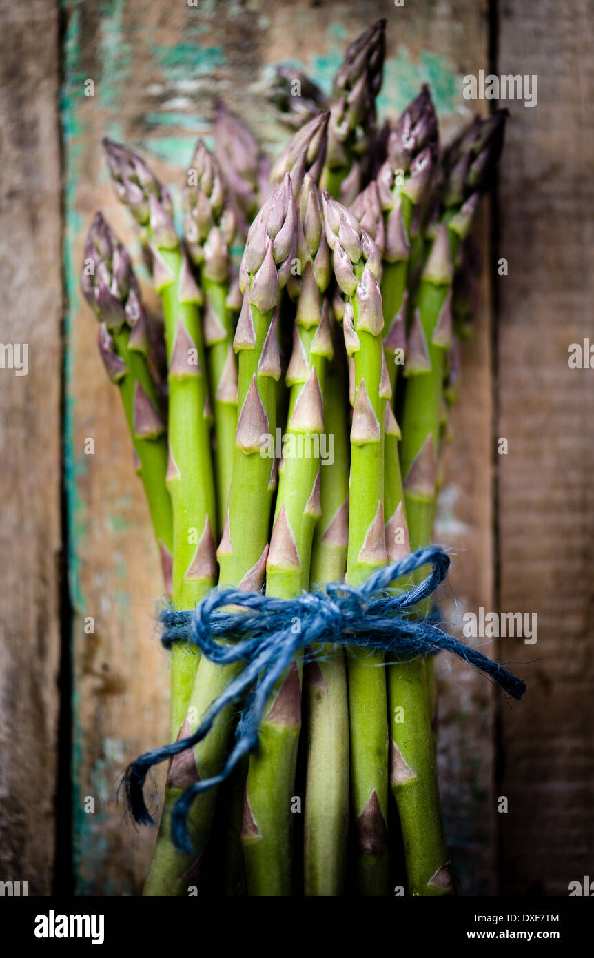 English asparagus bundle hi-res stock photography and images - Alamy