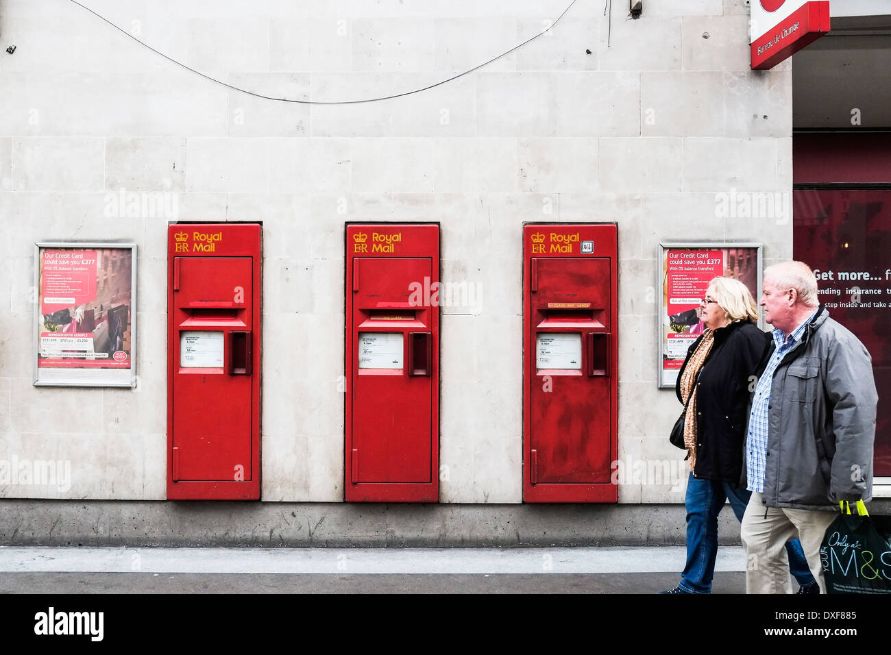 London letter boxes hi-res stock photography and images - Alamy