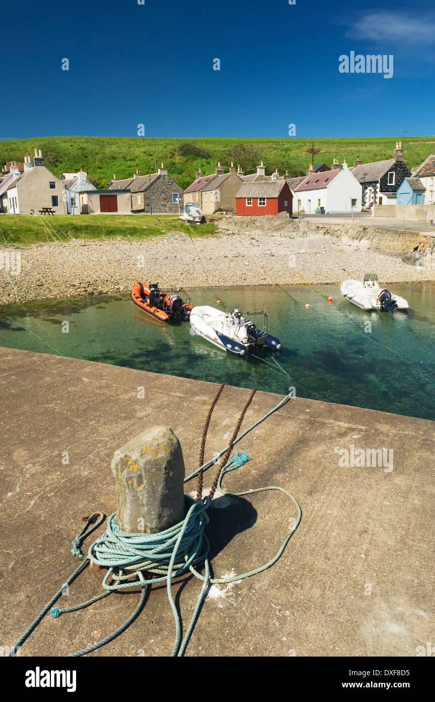 The village of Sandend, near Portsoy, Aberdeenshire, Scotland, UK Stock ...