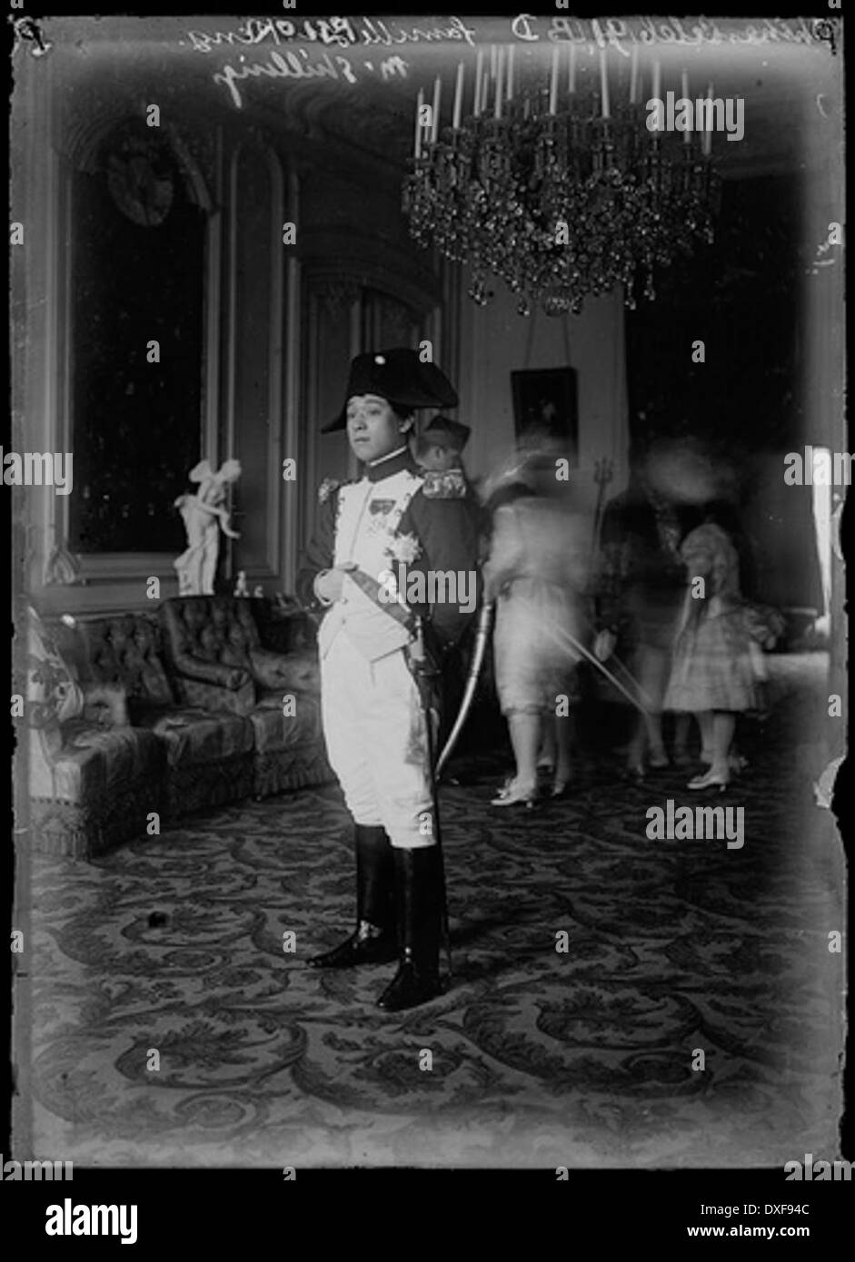 This vintage photograph of the Yu Keng family, likely a notable family ...
