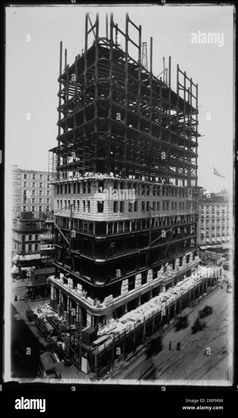 This historic photograph captures the construction of the iconic ...