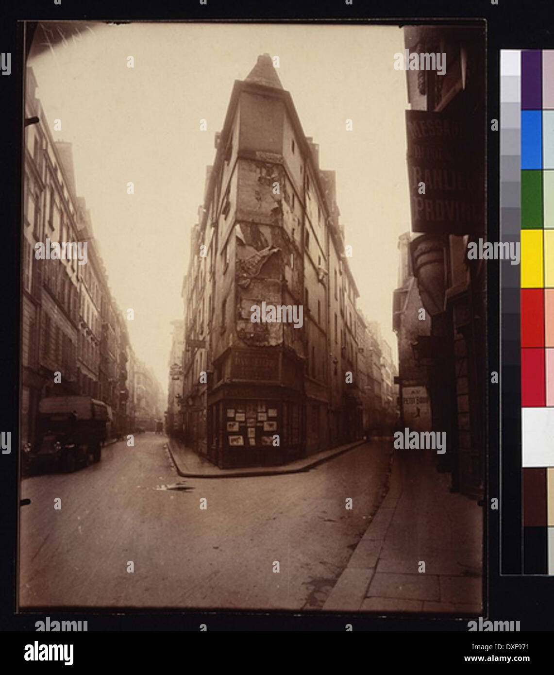 Paris vintage architecture street hi-res stock photography and images ...