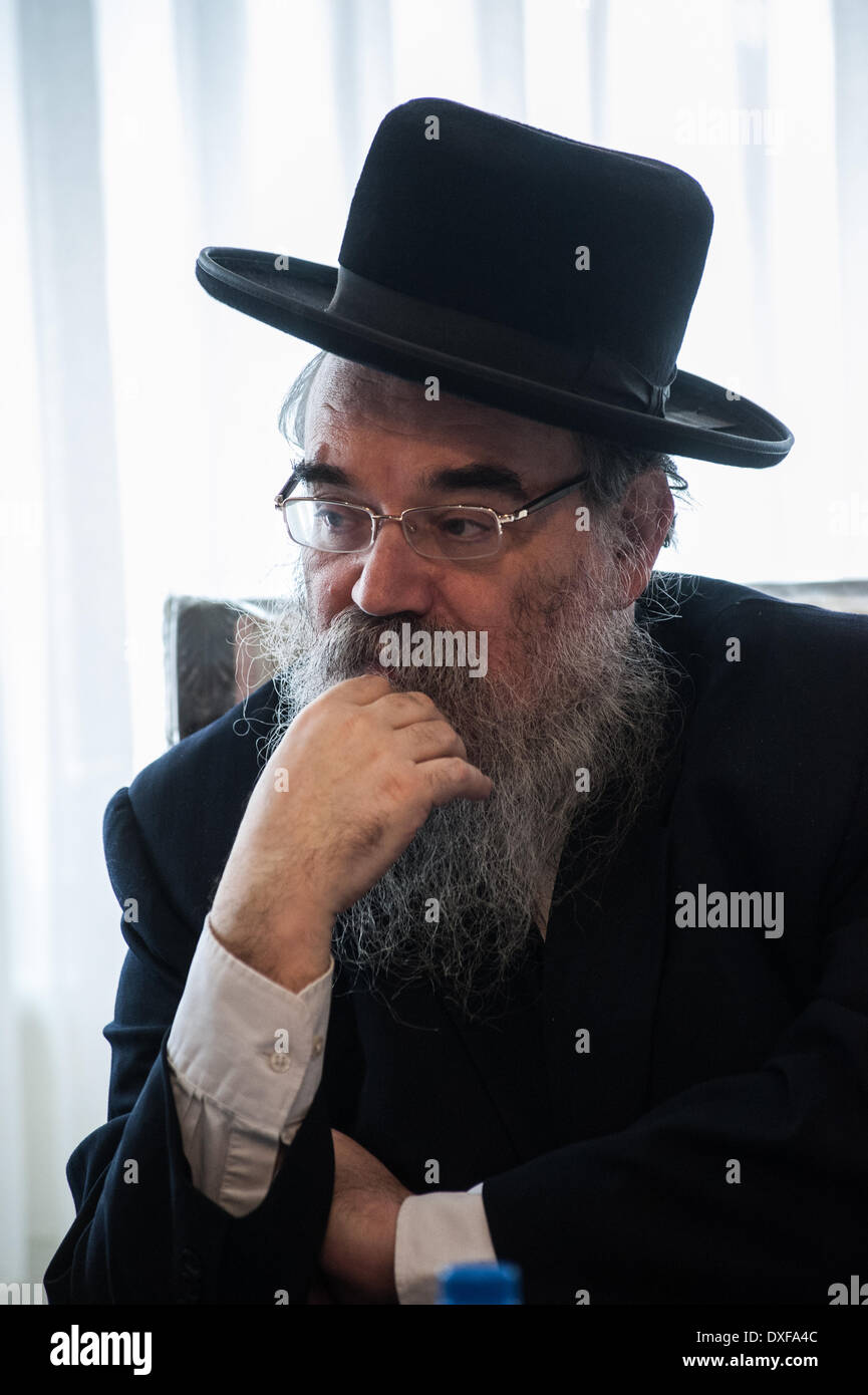 Rabbi a pinter hi-res stock photography and images - Alamy