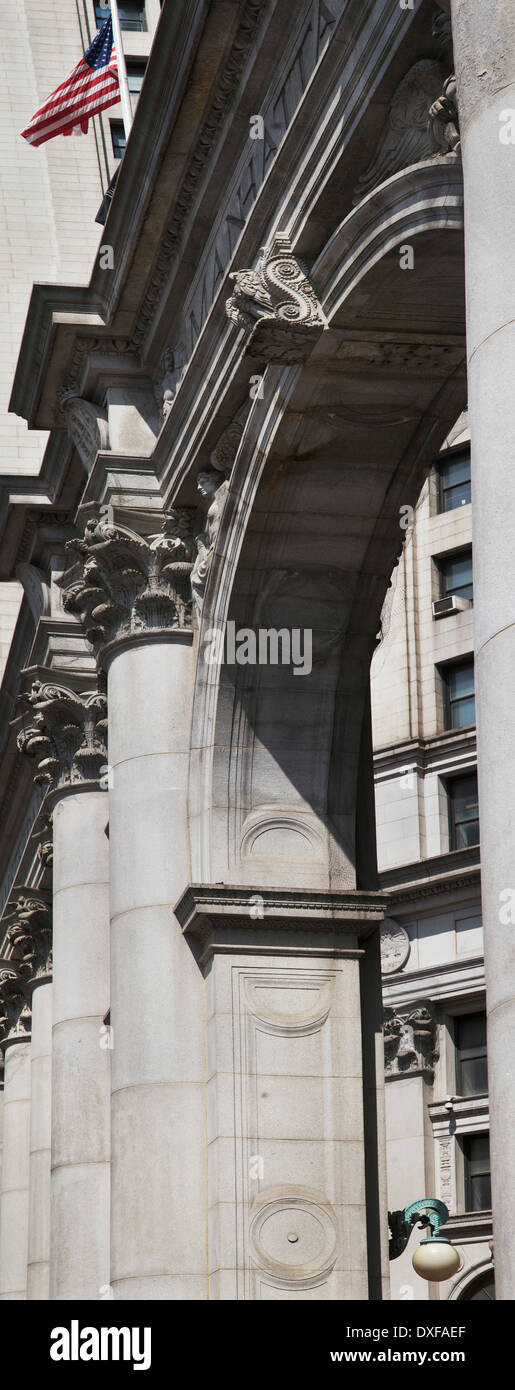 Front entrance of the Manhattan Municipal Building, NYC, New York, USA ...