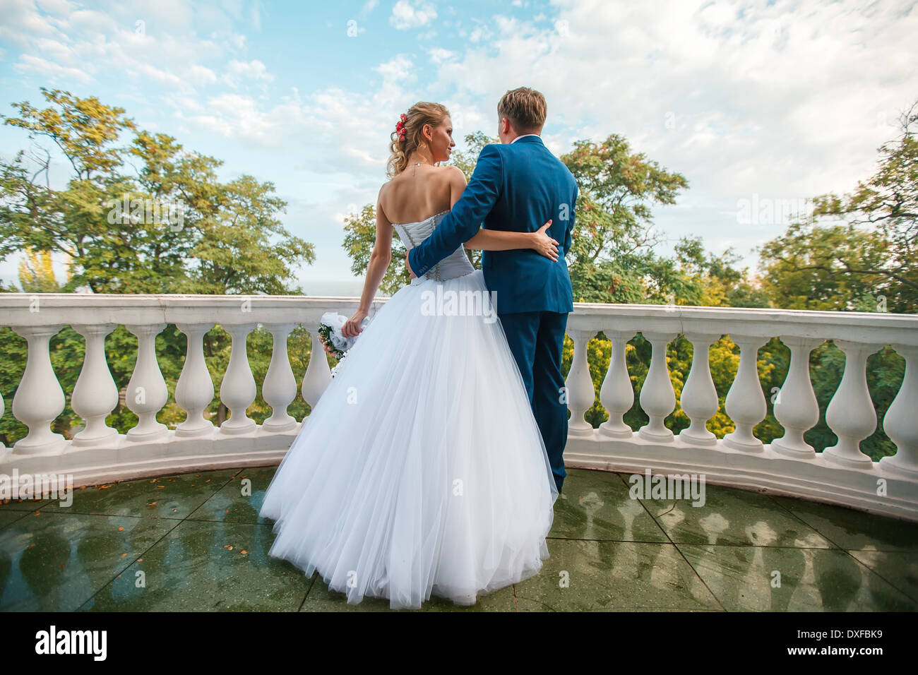 Man dressed as bride hi-res stock photography and images - Alamy