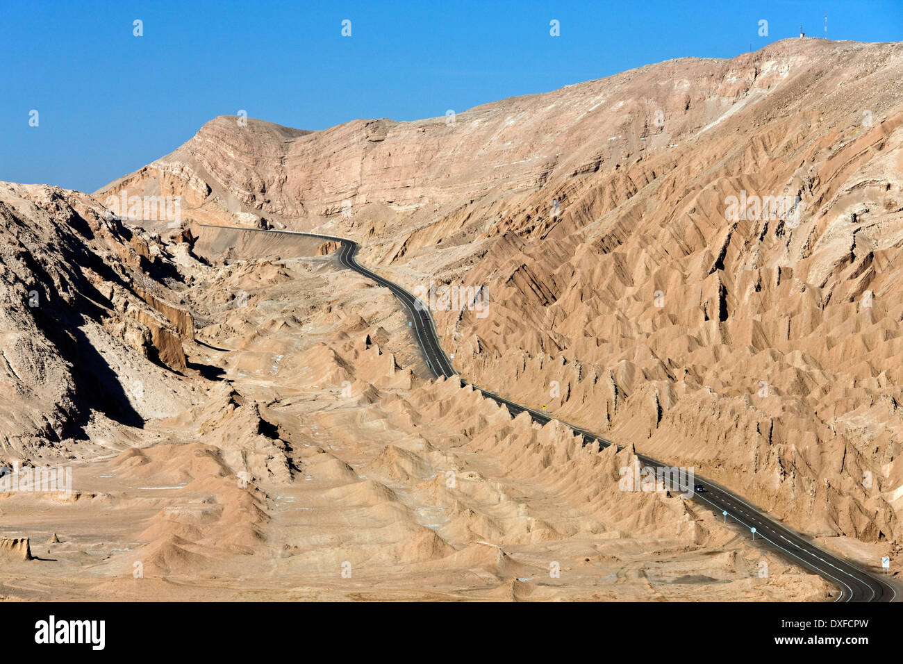 Pan Pacific Highway through the Valley of the Dead in the Atacama ...
