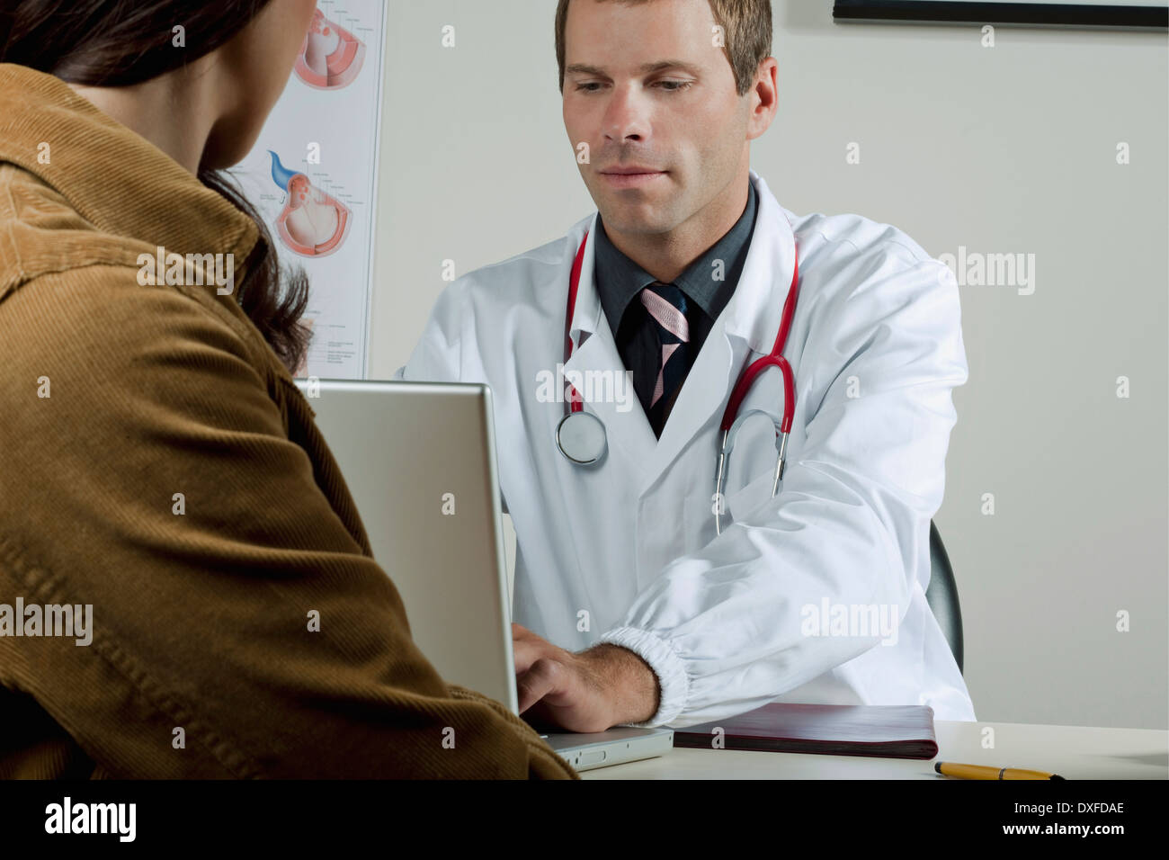 Visiting nurse on computer hi-res stock photography and images - Alamy