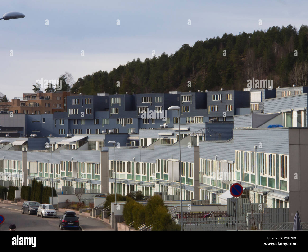 Row house living street hi-res stock photography and images - Alamy