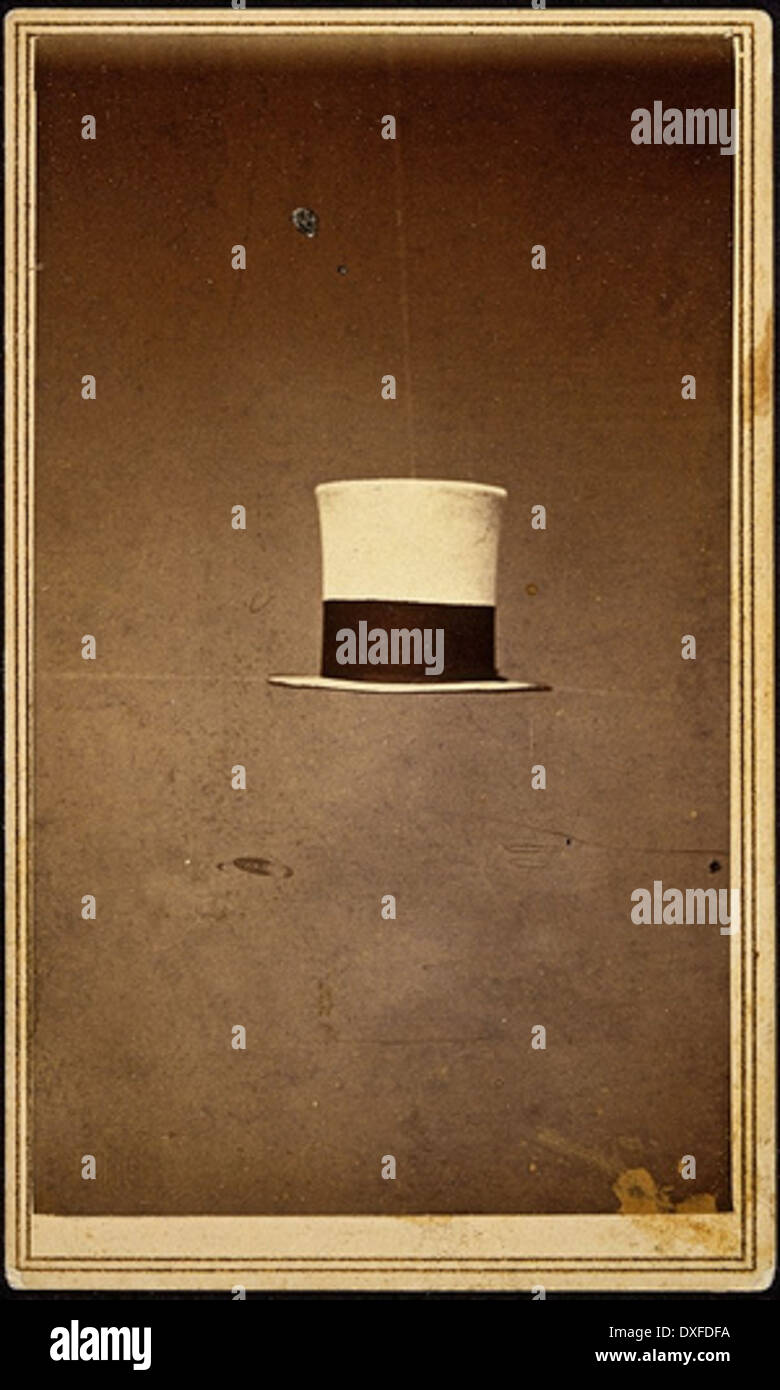 Vintage top hat photograph hi-res stock photography and images - Alamy