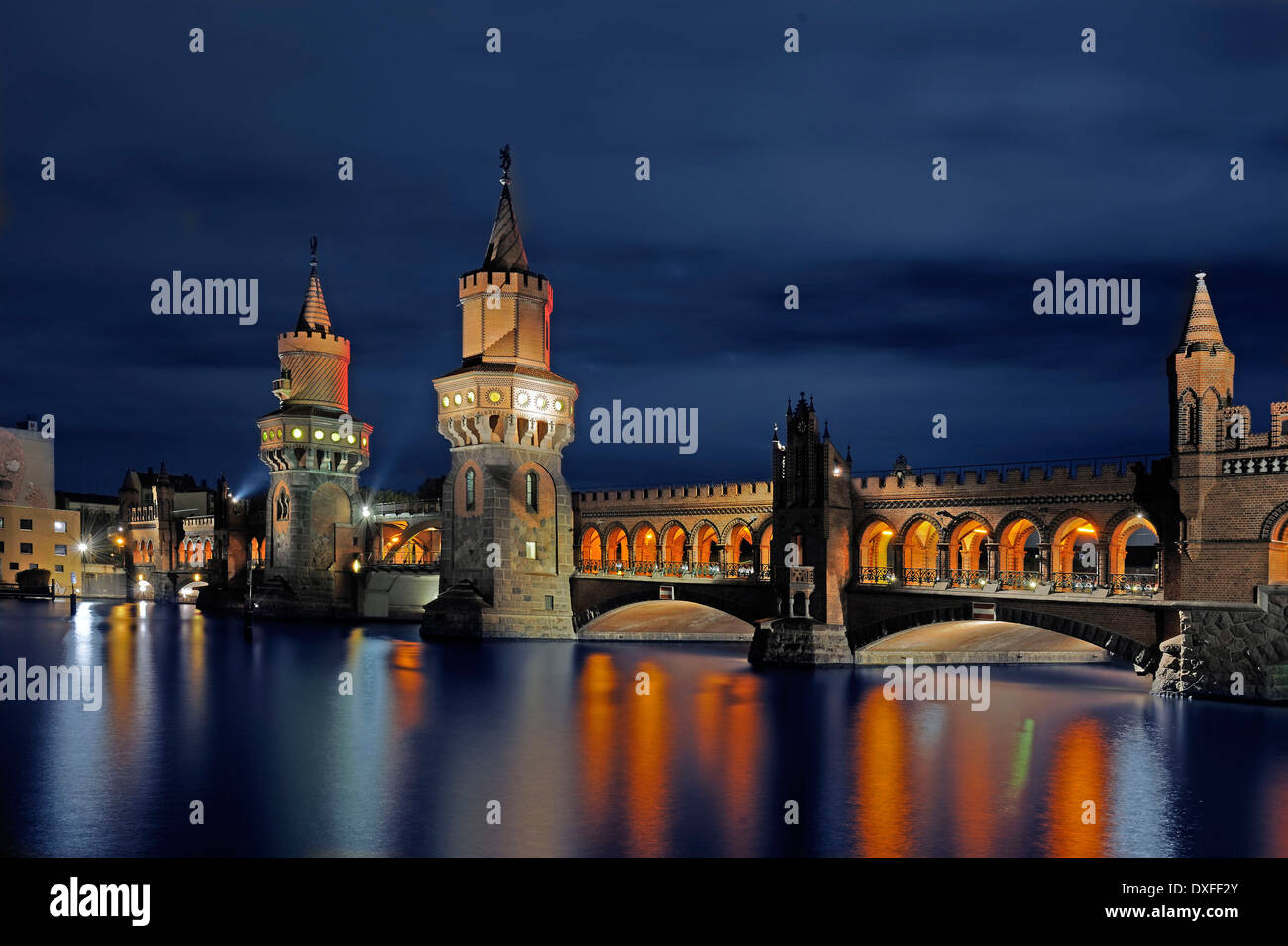 Oberbaumbrucke hi-res stock photography and images - Alamy